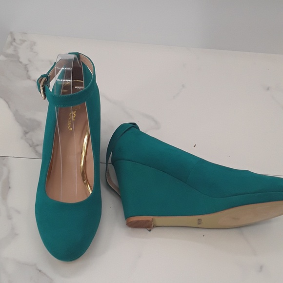 Mixx Shuz | Shoes | Nwot Maxx Green Suede Wedge | Poshmark